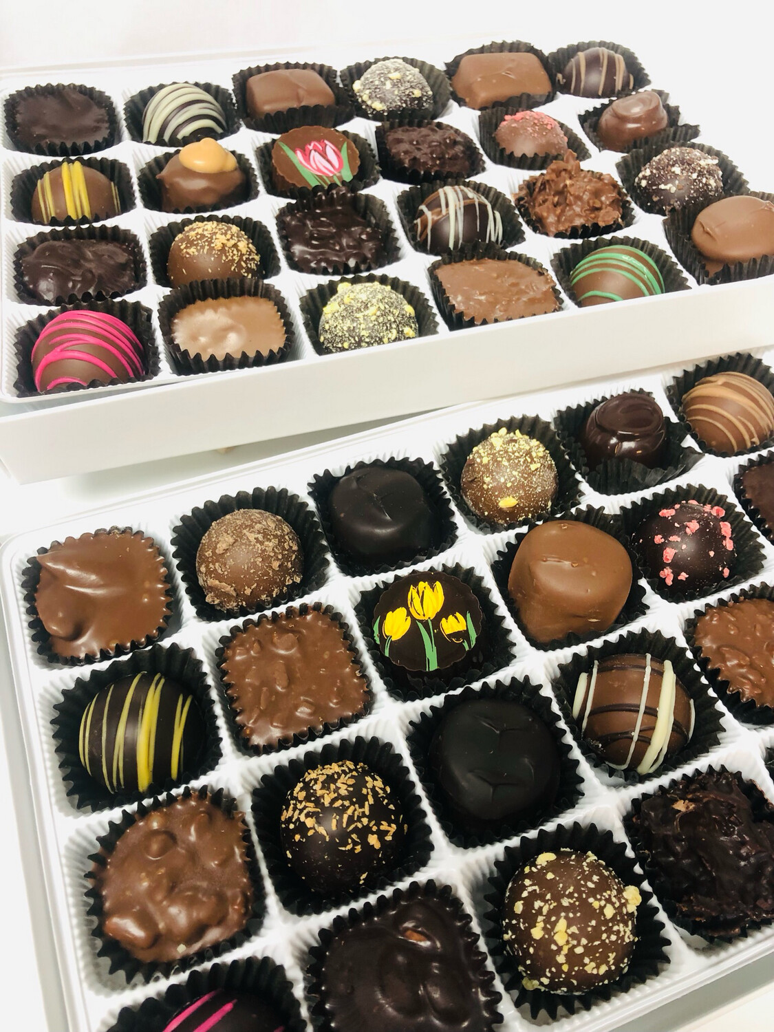 48 Piece Box of Assorted Milk AND Dark Chocolates - Store Pralines ...