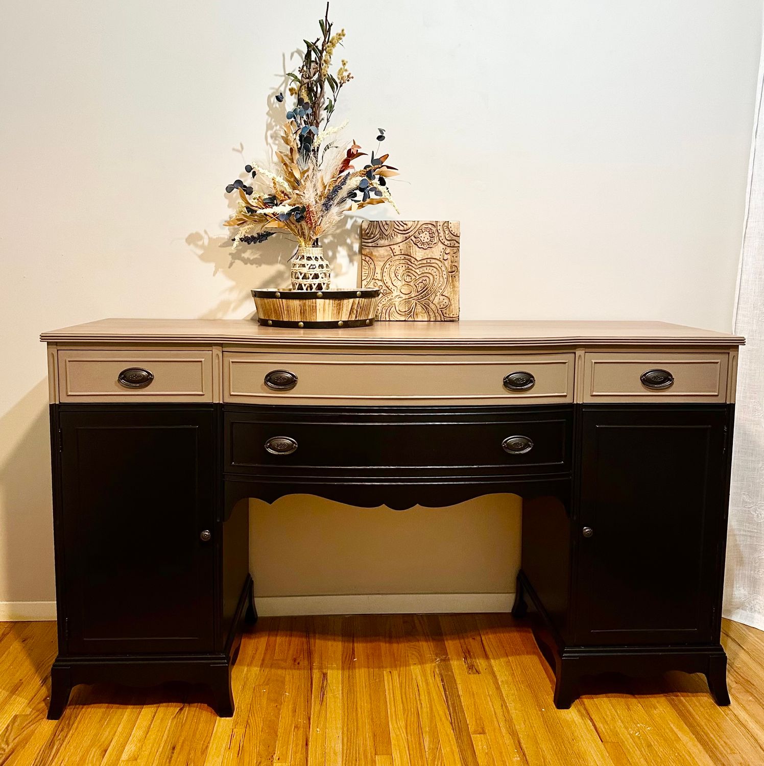 AMAZING SIDEBOARD BUFFET
