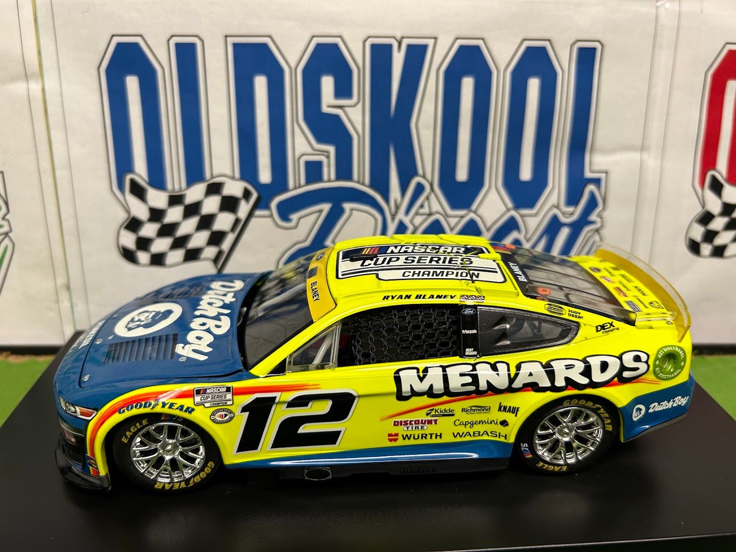 Ryan Blaney #12 Dutch Boy Menards Cup Championship 2023 Nascar Cup 1:24