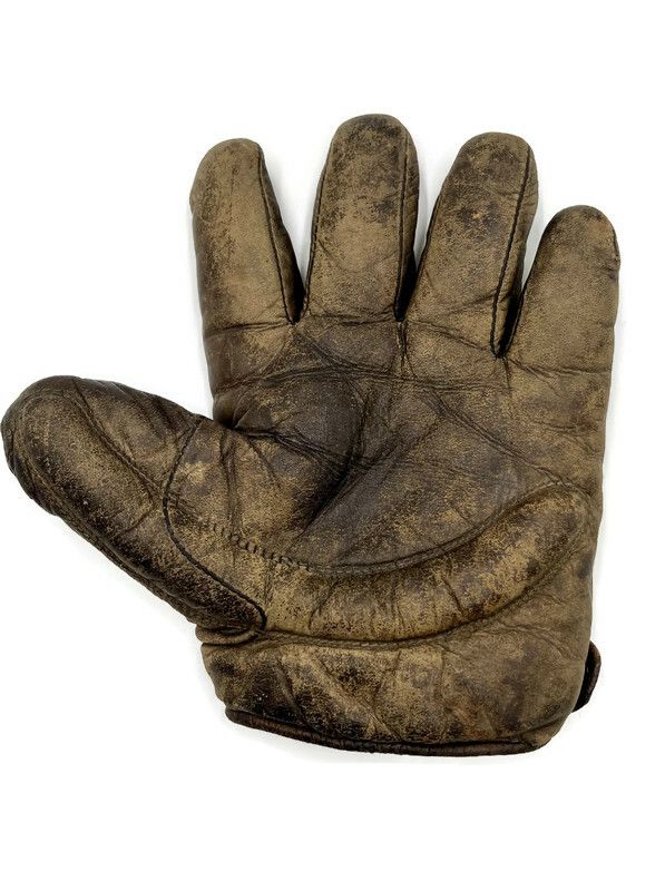 OUTSTANDING Turn of the Century Crescent Padded Workman’s Glove by Reach