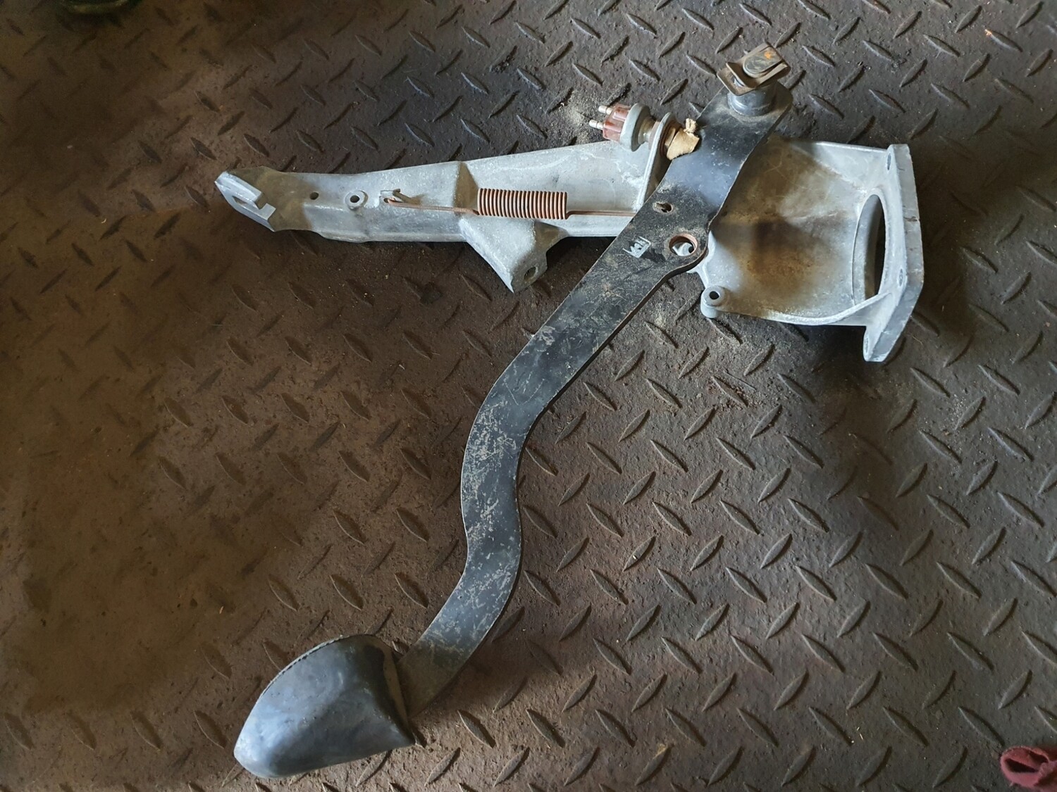 Mercedes-Benz Brake Pedal Assembly (R107/W116)