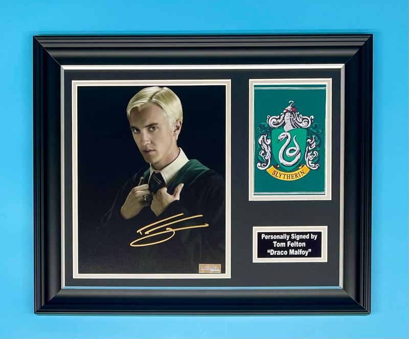 TV & MOVIE MEMORABILIA