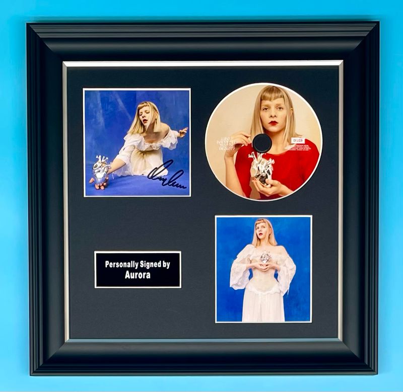 MUSIC MEMORABILIA