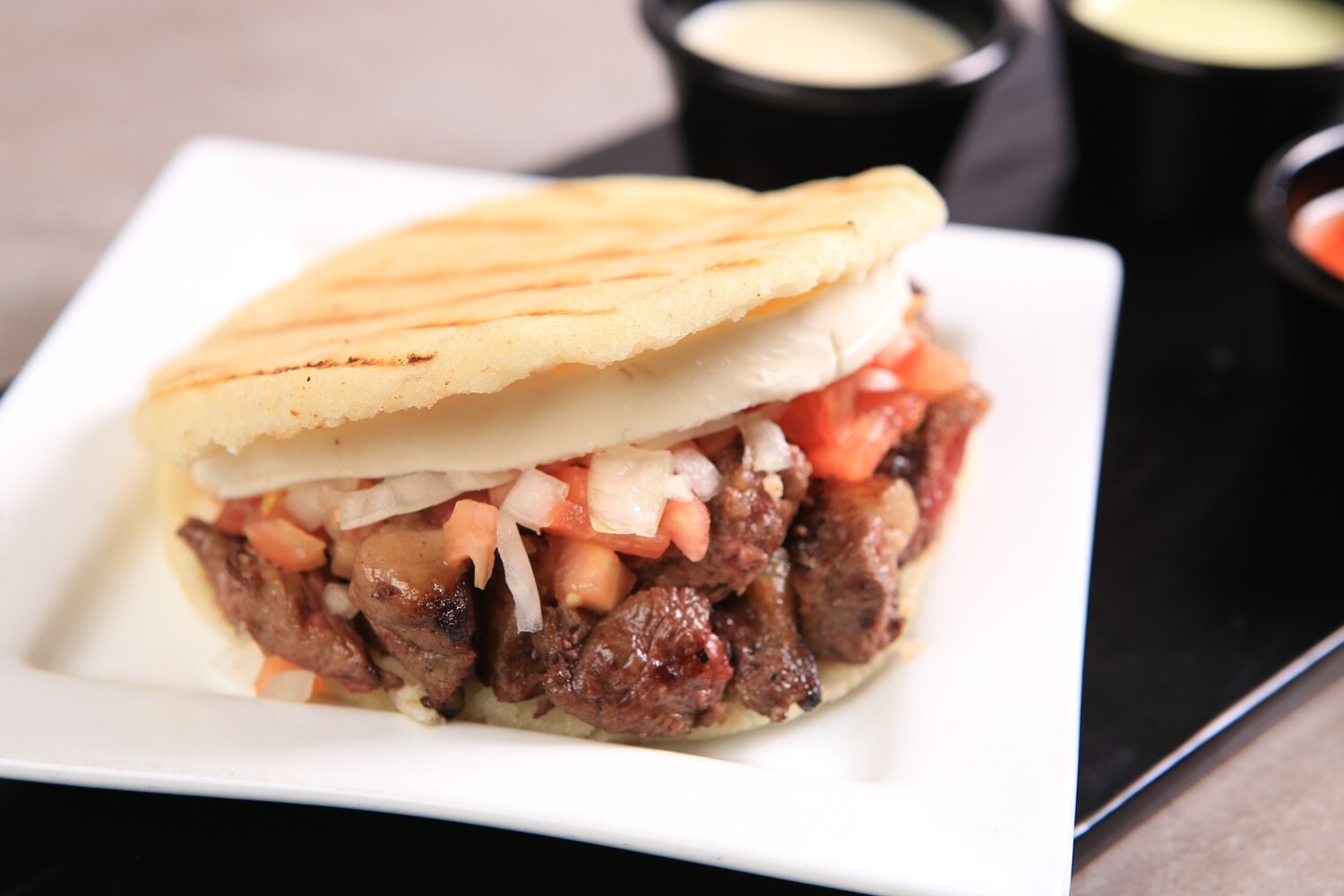 Arepa De Carne Asada Con Queso De Mano