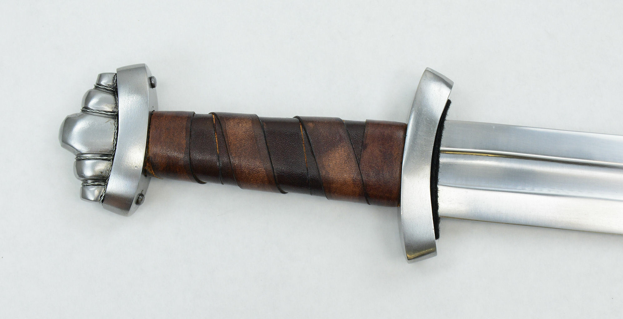 Five-Lobed Viking Sword with Suspension Loop Scabbard | Veteran Arms ...