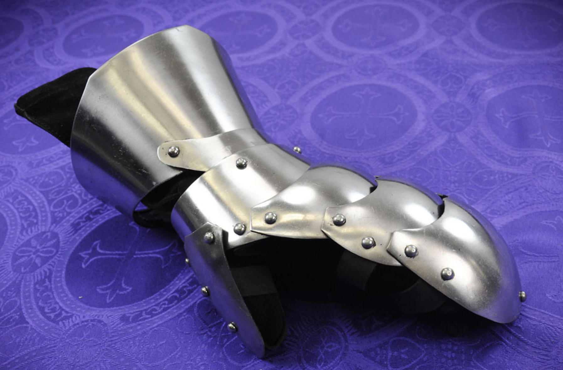 Clamshell Gauntlets | Veteran Arms From Muzzleloading Era