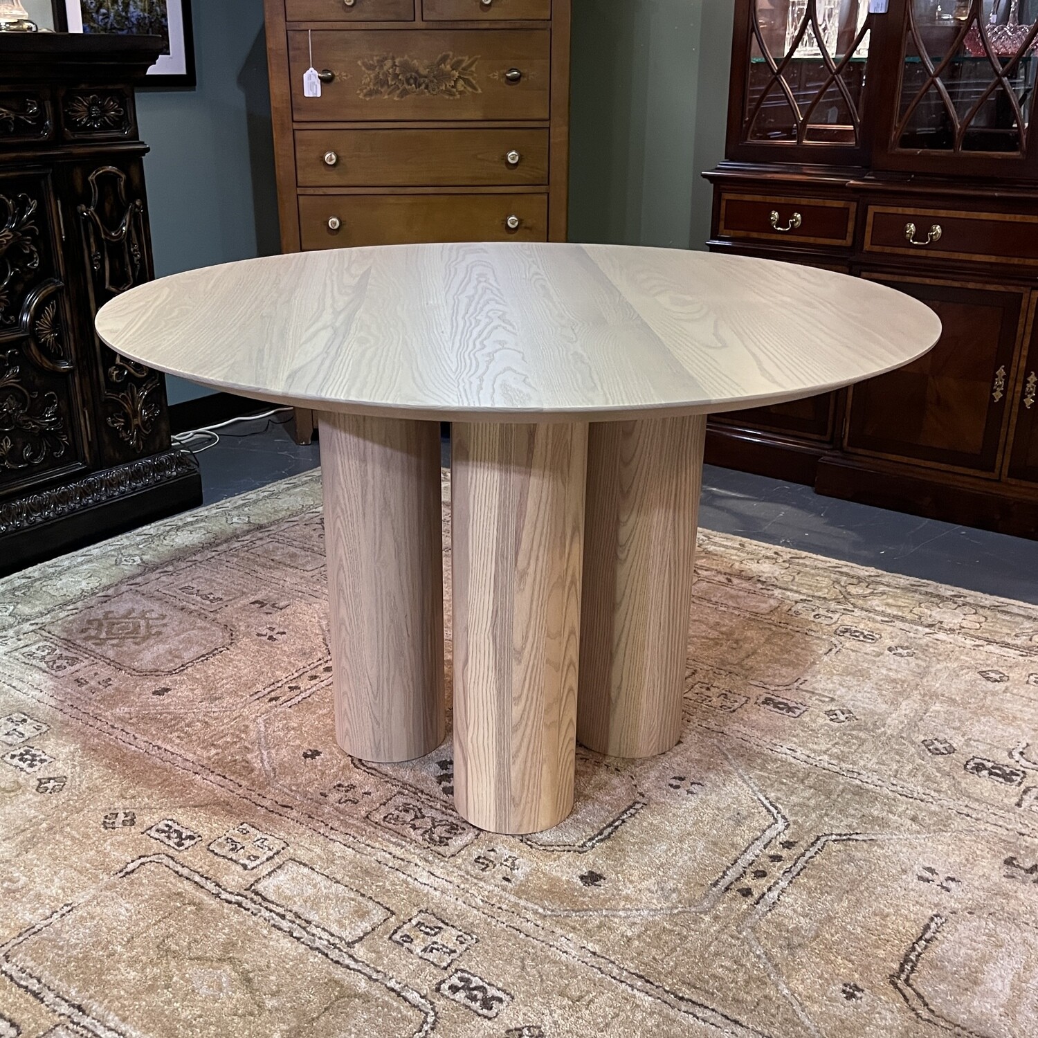 Maiden Home "Reade" 48" Round Dining Table