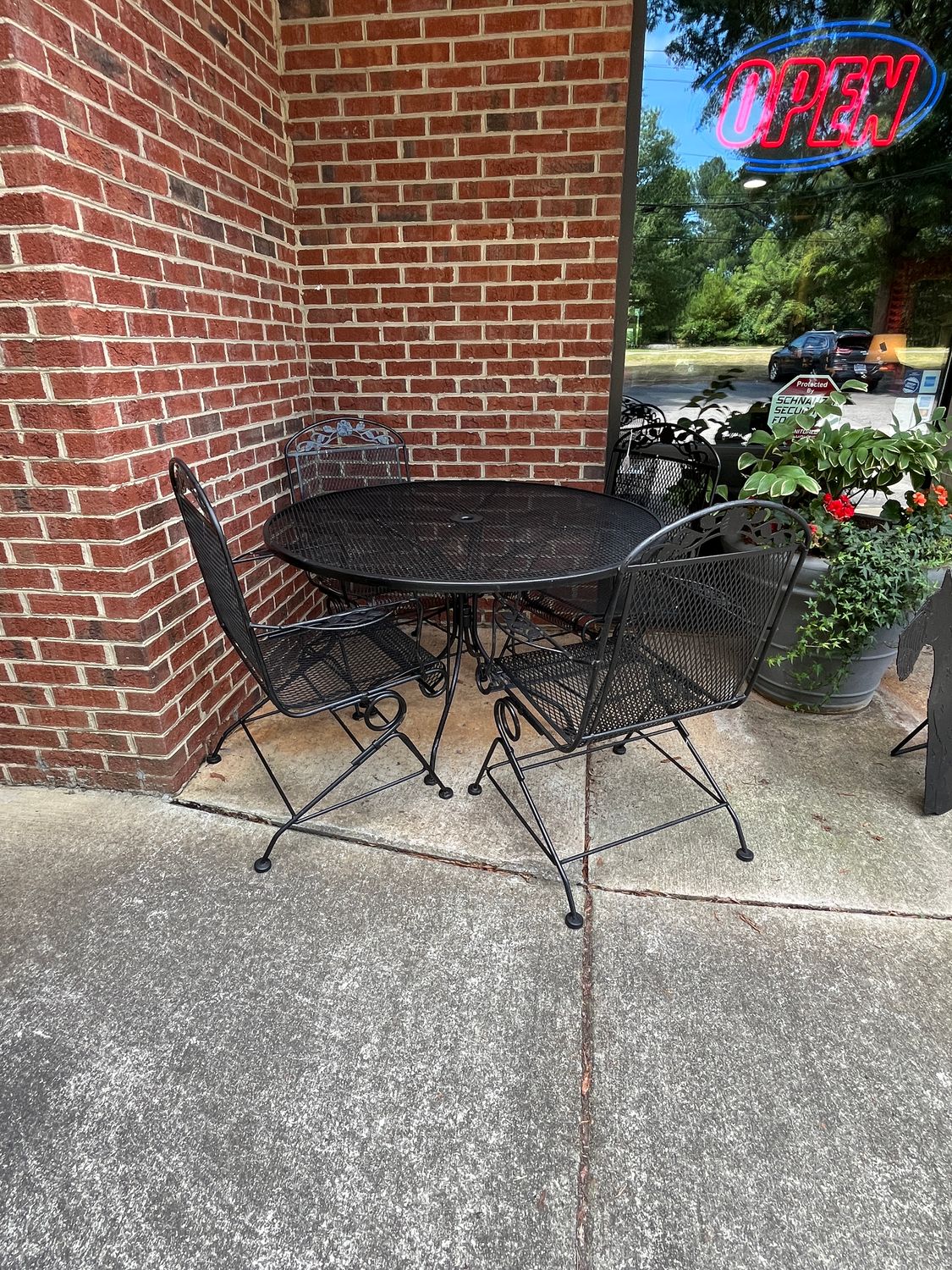 48" Diameter Metal Outdoor Table Set