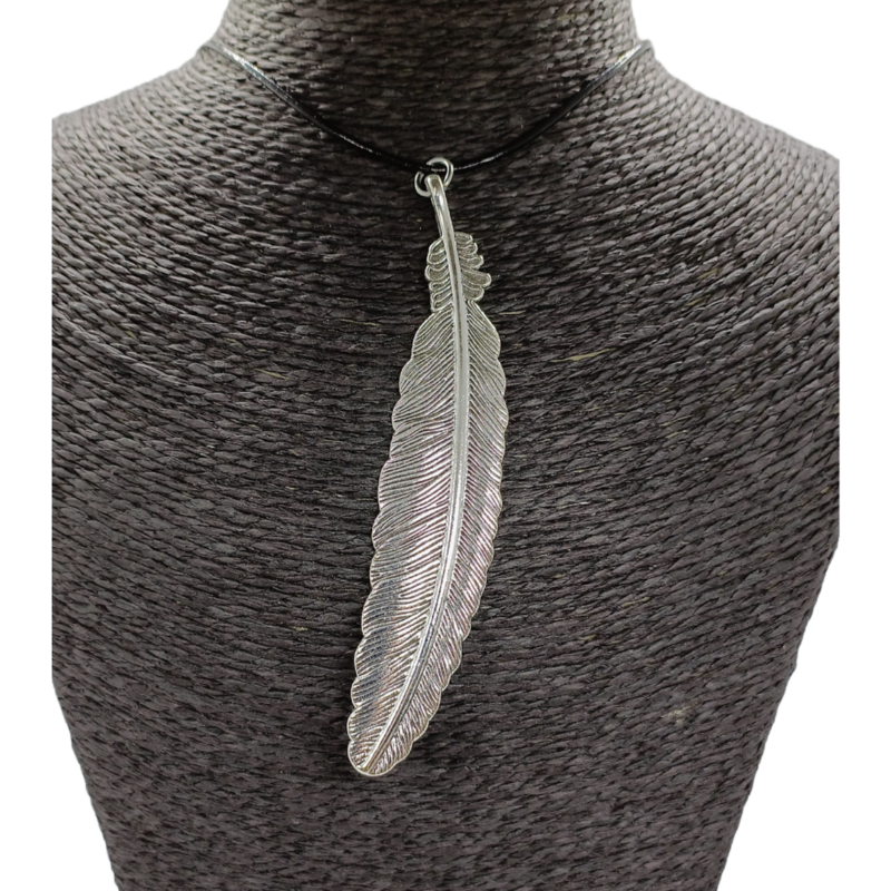 Collier - Pendentif grande plume