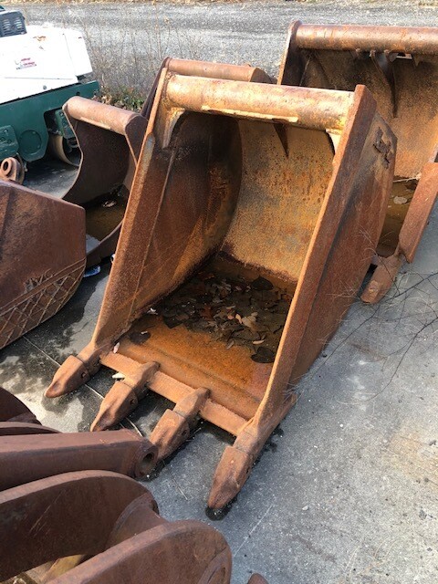 2 Wain Roy Buckets and Wain Roy Grapple