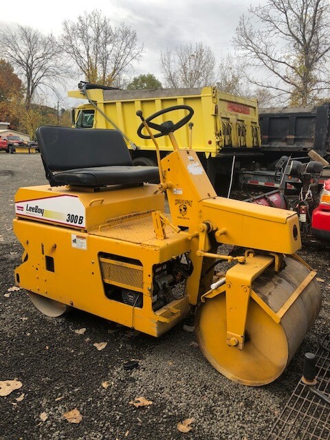 Leeboy 300B Roller