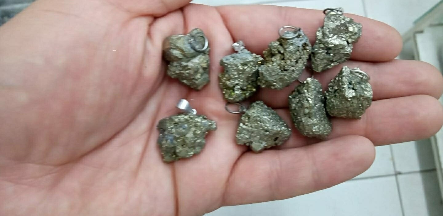 Dijes pirita medíanos