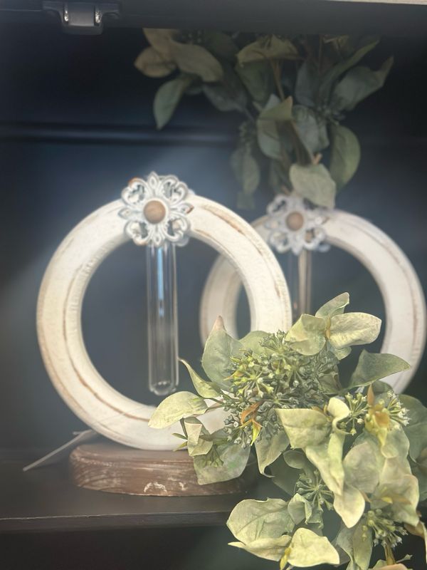 WTC Round Wood Stem Vase w/Daisy 9.5x8