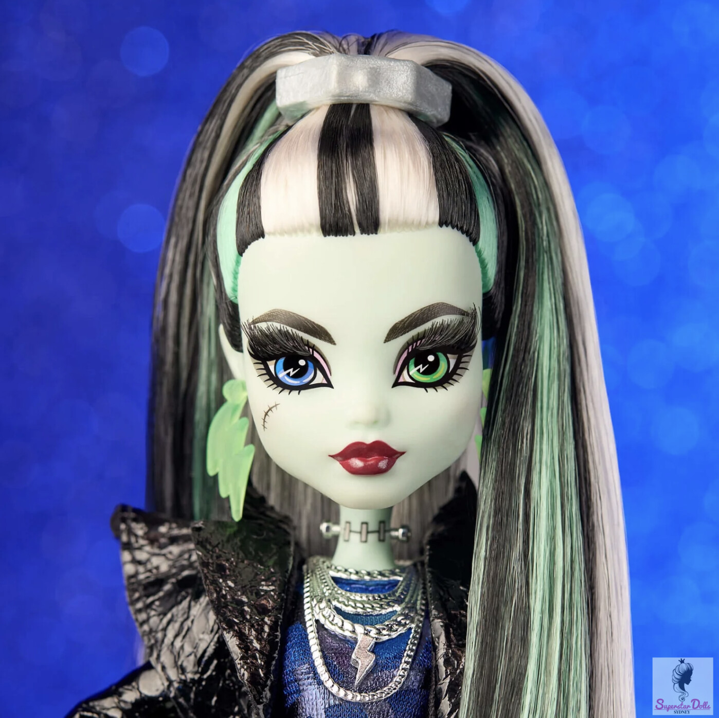 2023 Monster High Haunt Couture Midnight Runway Frankie Stein Doll
