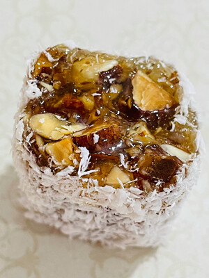 Méva Patisserie - Bakllava & Llokum & Kadaif