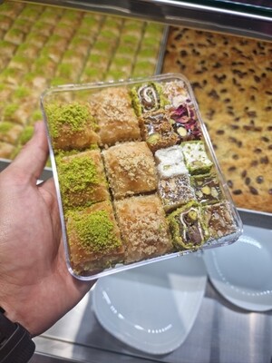 Méva Patisserie - Bakllava & Llokum & Kadaif