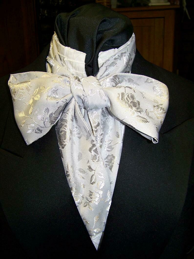Regency Cravat