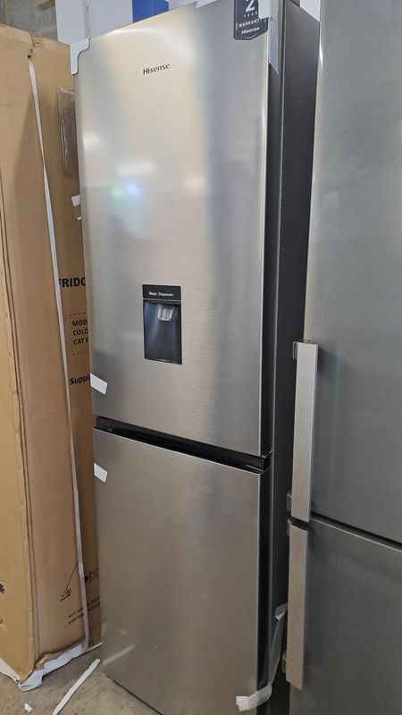 Hisense RB327N4WCE Frost Free Fridge Freezer H183cm W55cm D54cm Silver ...
