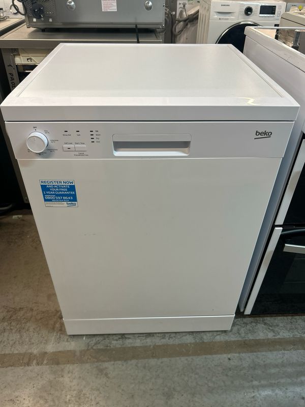 Beko DFN05X10W 60cm Freestanding Full Size Dishwasher White Refurbished