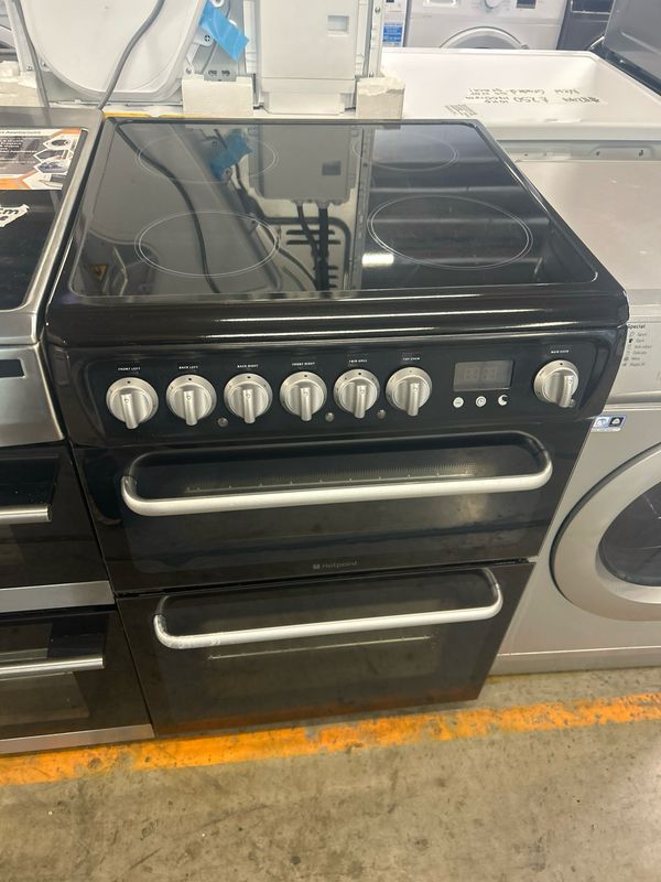Hotpoint HAE60K 60cm Electric Cooker with Ceramic Hob Black
