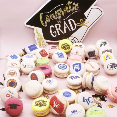 Sweet Velvet Macarons