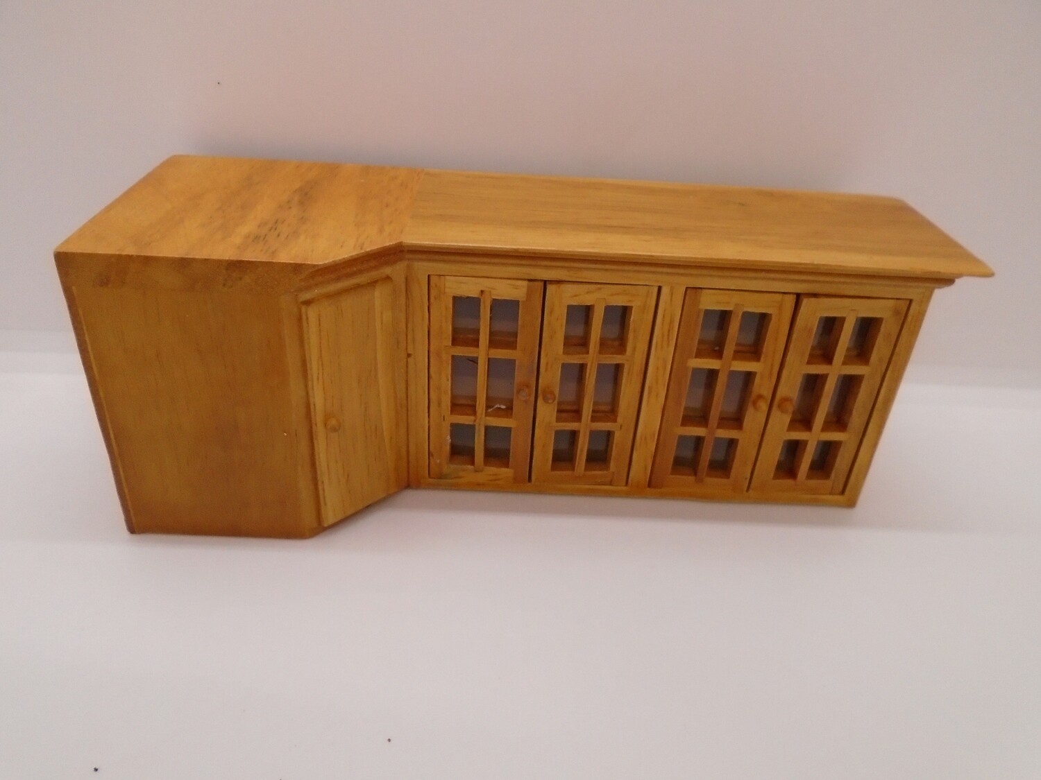 KITCHEN WALL UNITS WITH CORNER CUPBOARD