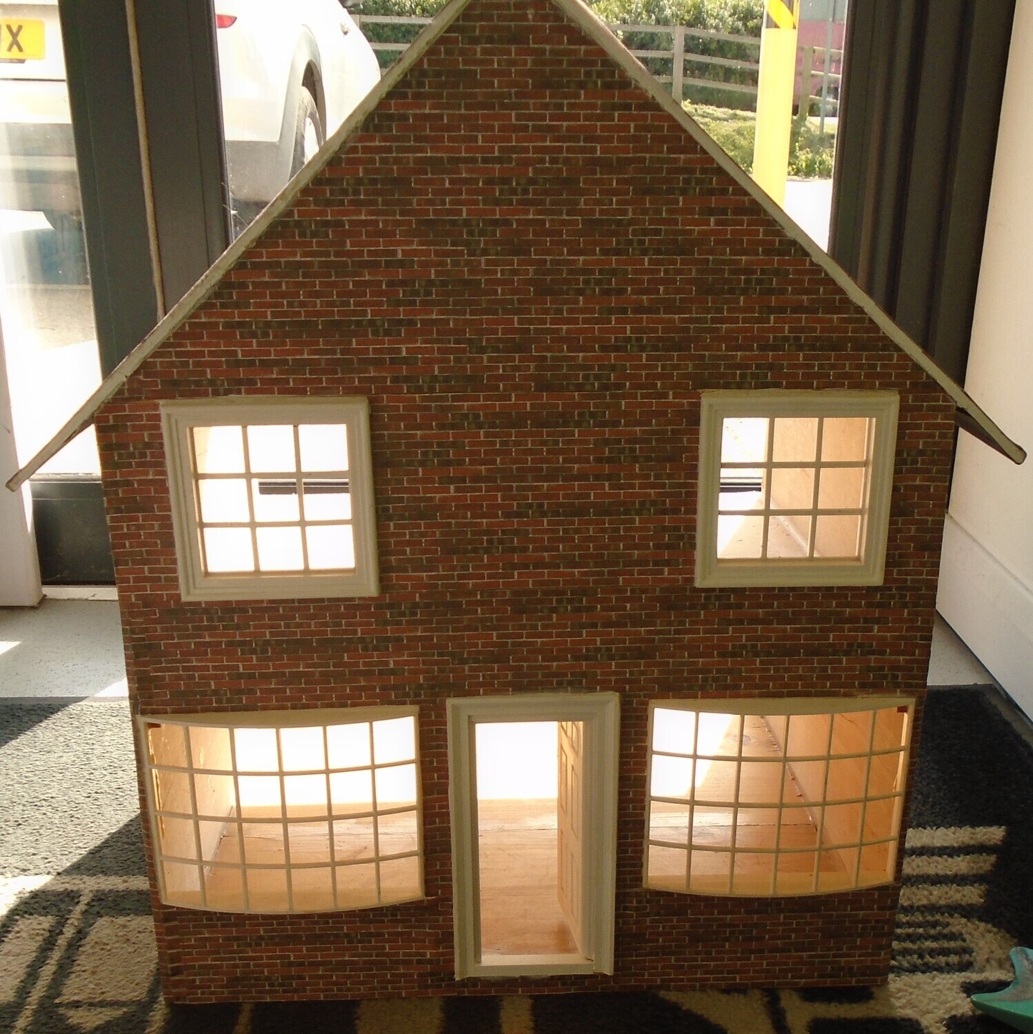 DUAL ASPECT BRICK STYLE HOUSE