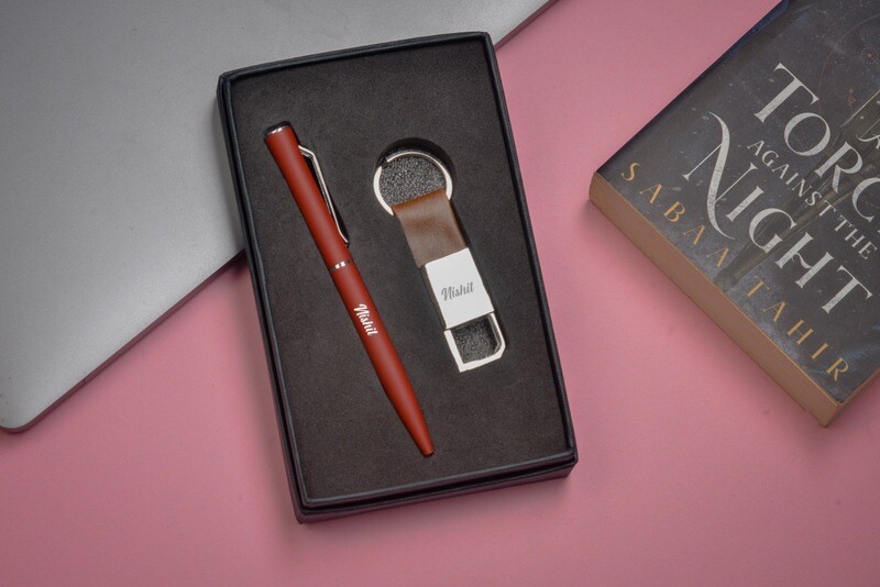 pen and keychain personalised gift combo