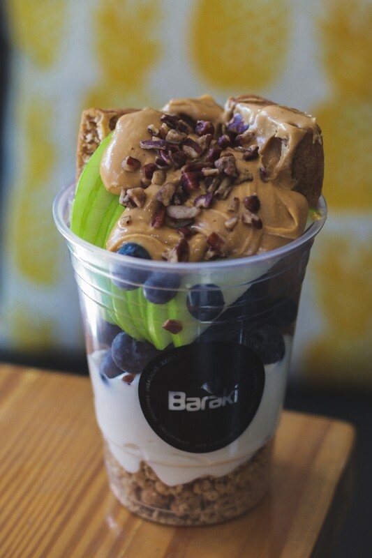 WAFFLE PARFAIT CON MANZANA VERDE