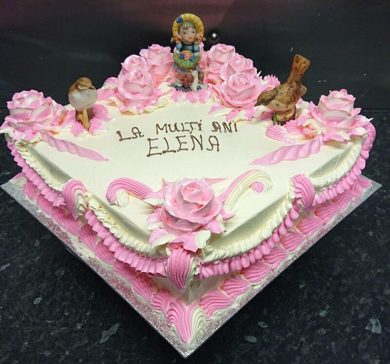 Fresh Cream Square Cakes