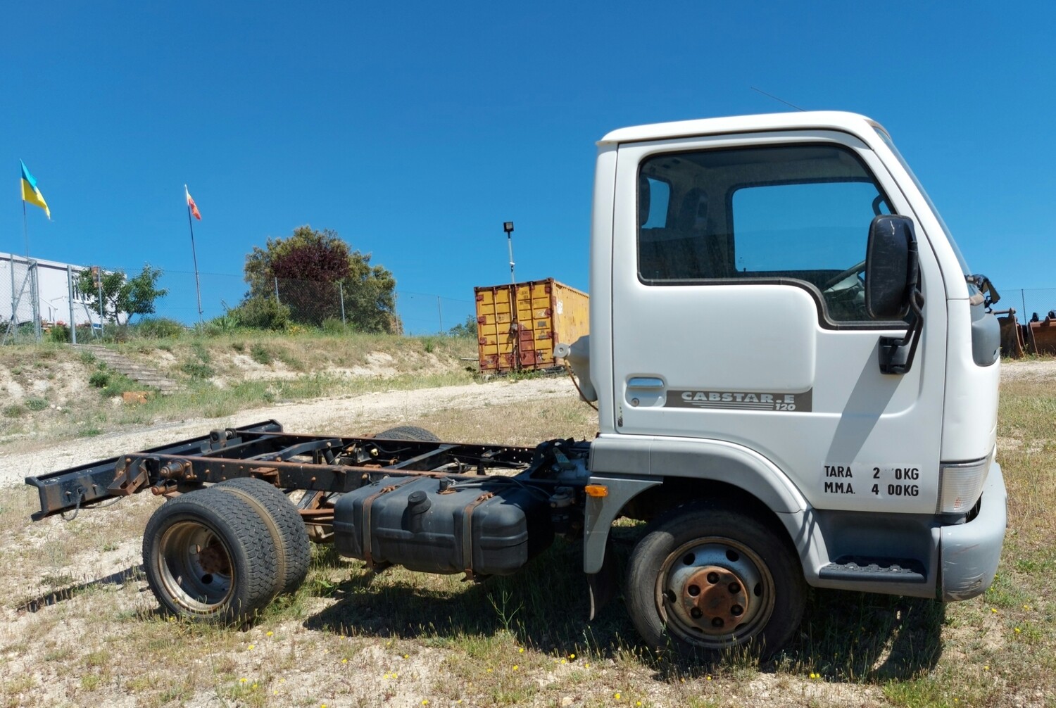 Camion en chasis NISSAN CABSTAR.E TL110.45