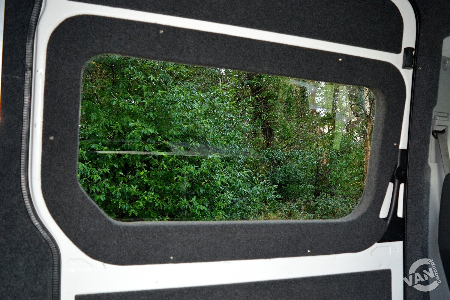 Sliding Door Window Surround - VW Crafter '06-'17/Mercedes Sprinter '06-