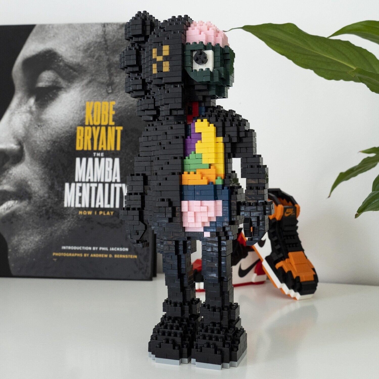 SNEAKR KAWS BRICK TOY BLACK/COLOR