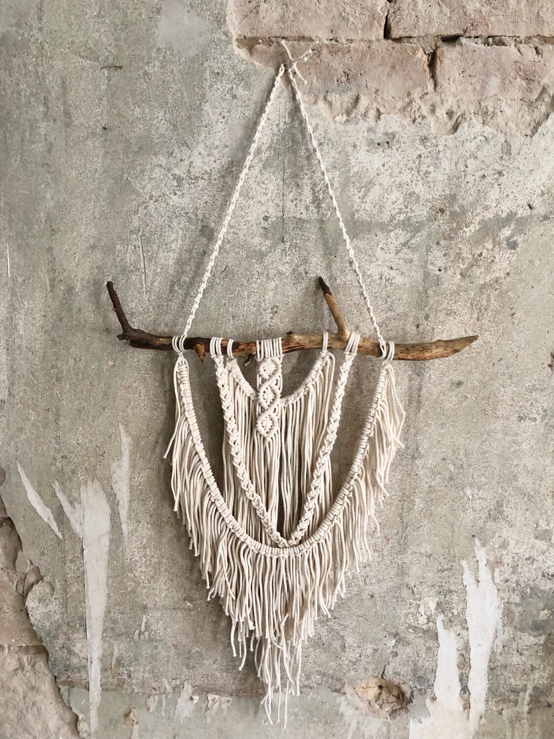 Grosses Makramee auf Ast