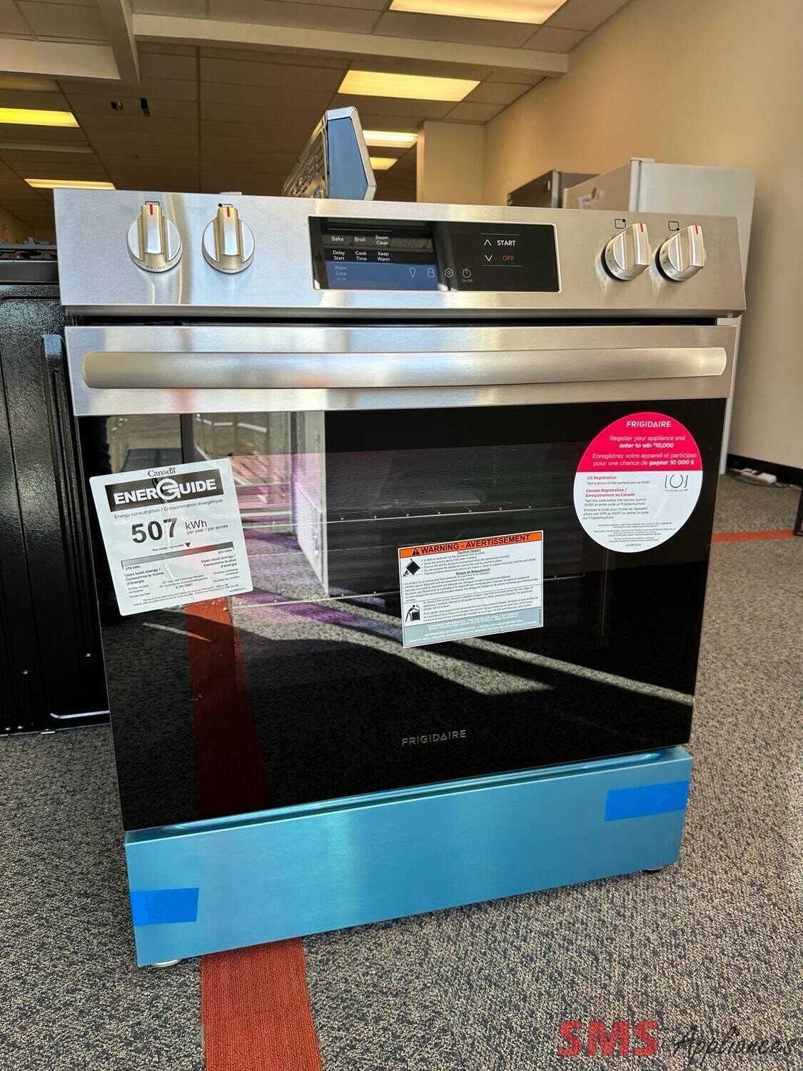 Open Box - Scratch & Dent Frigidaire Glass Top Stove FCFE306CASB