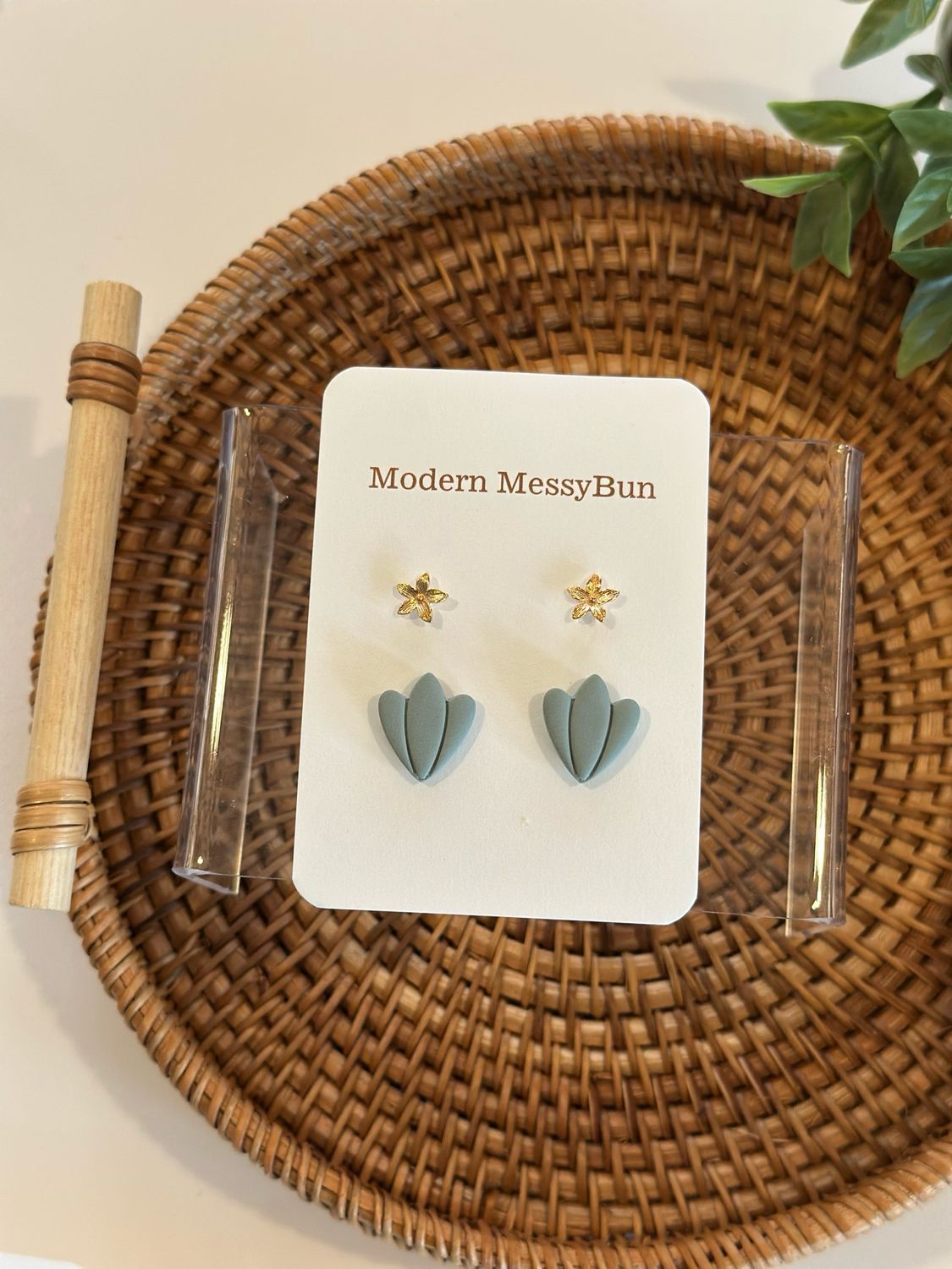 Blue Scallop Stud Pack