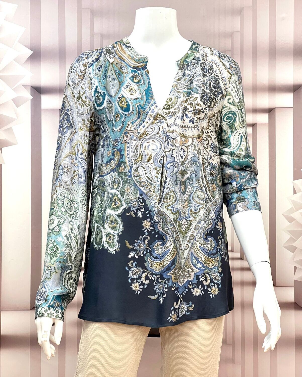 9045-143650-690 Viscosebluse in Paisleydruck EMILY VAN DEN BERG