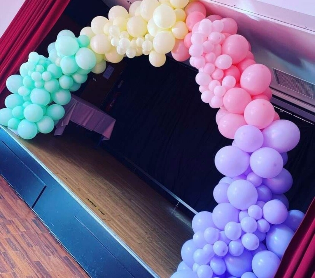 Full balloon arch cluster