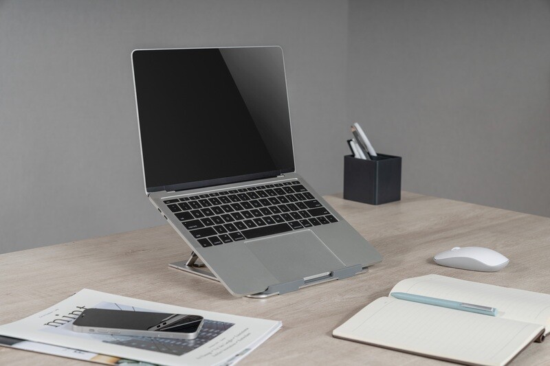 Brateck Foldable 6-Level Adjustable Laptop Risers For Most 11”-17 ...