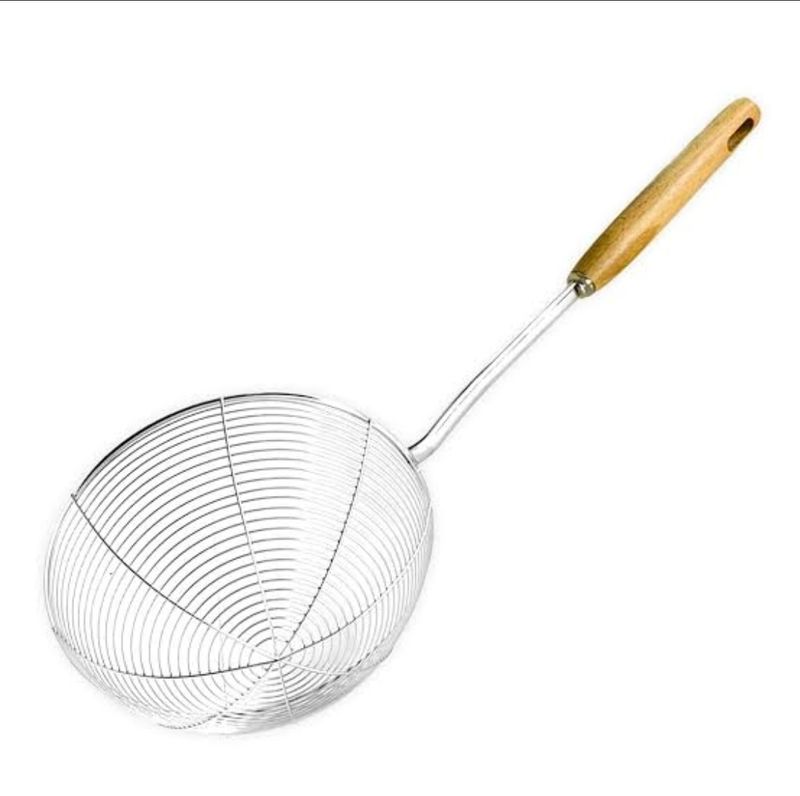 Frying spoon with Wooden handle 16cm. Mesh skimmer