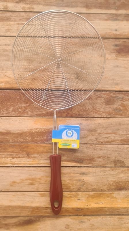frying spoon with wooden handle 20cm. Mesh skimmer (handle length 24cm)
