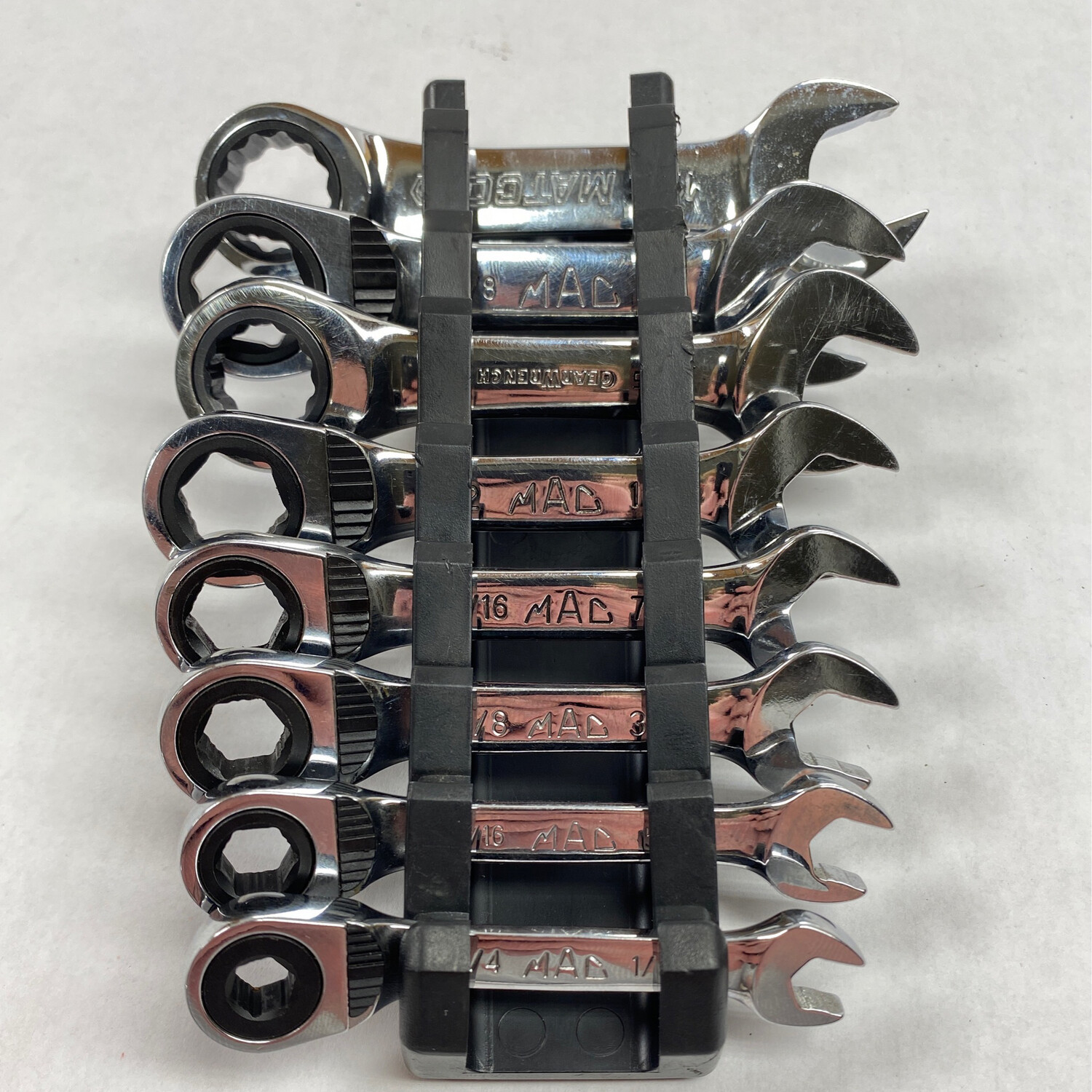 Mac Tools 8 Piece SAE Ratcheting Stubby Wrench Set 1/4” - 11/16” - Shop ...