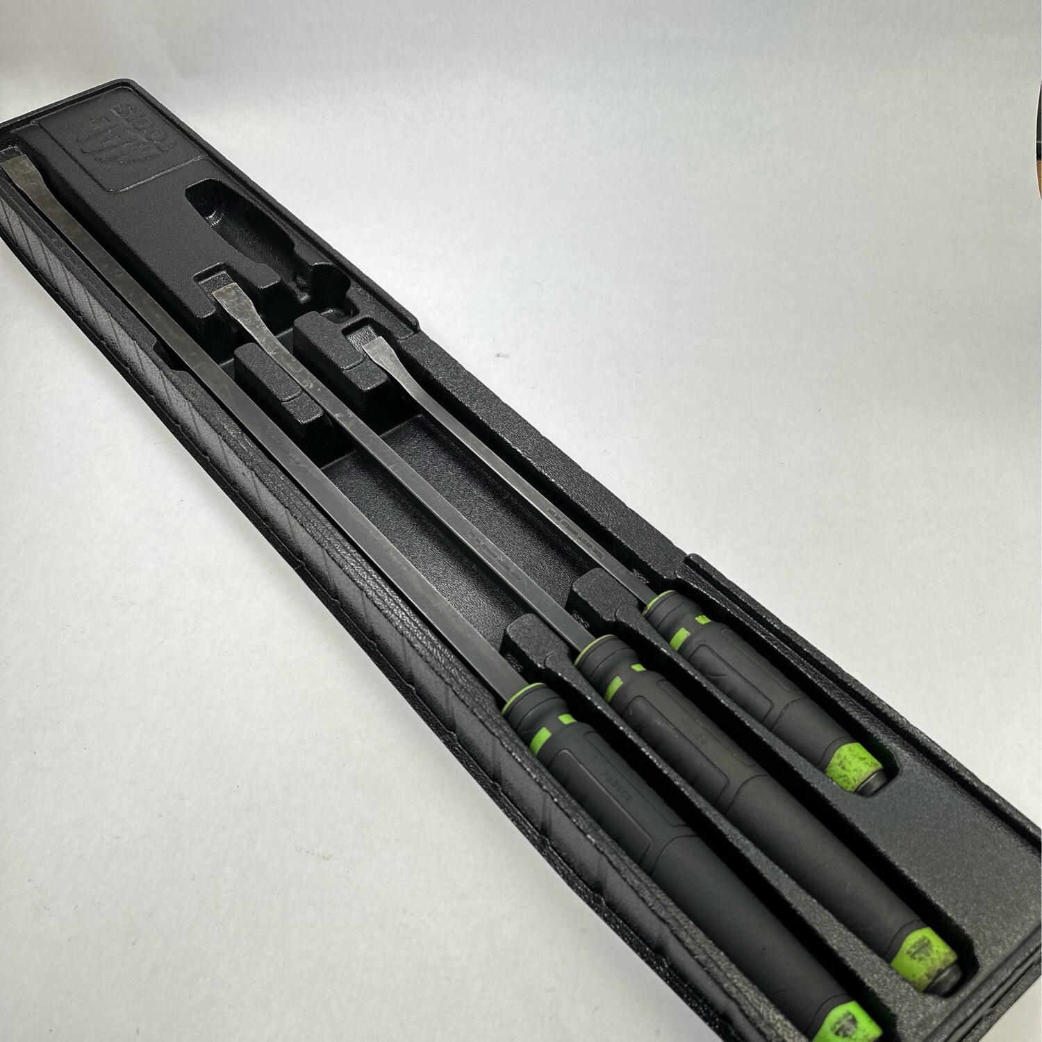 Mac Tools 3pc Capped Comfort-Handle Curved Head Pry Bar Set, Green ...