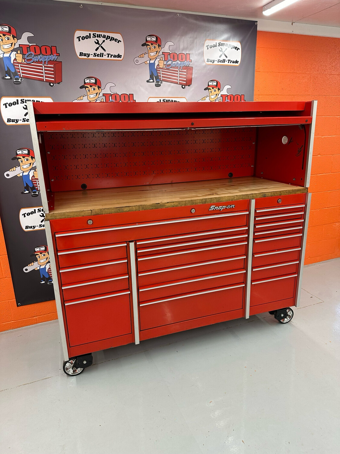 Snap on box with hutch store