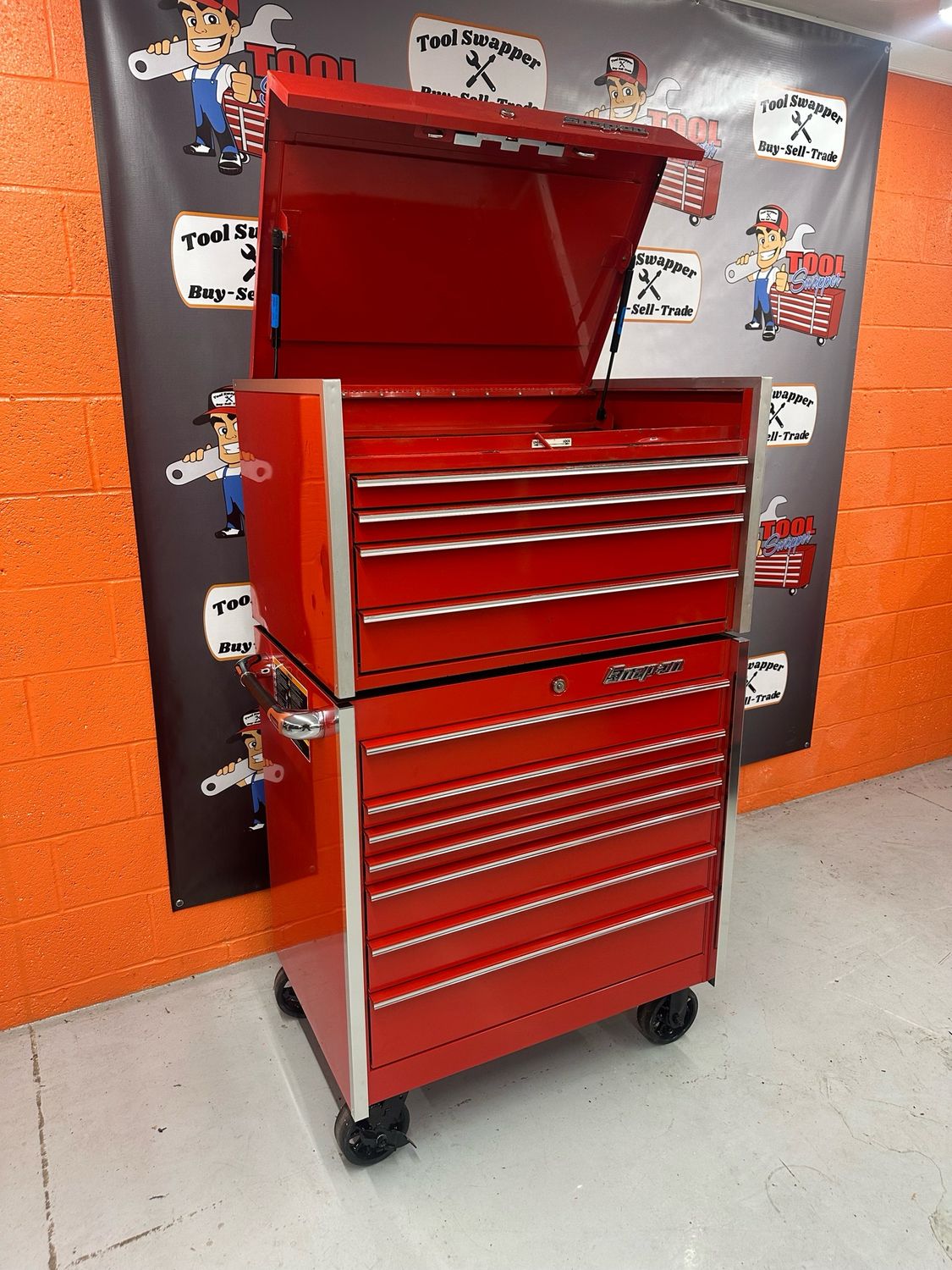 Single bank roller cabinet store