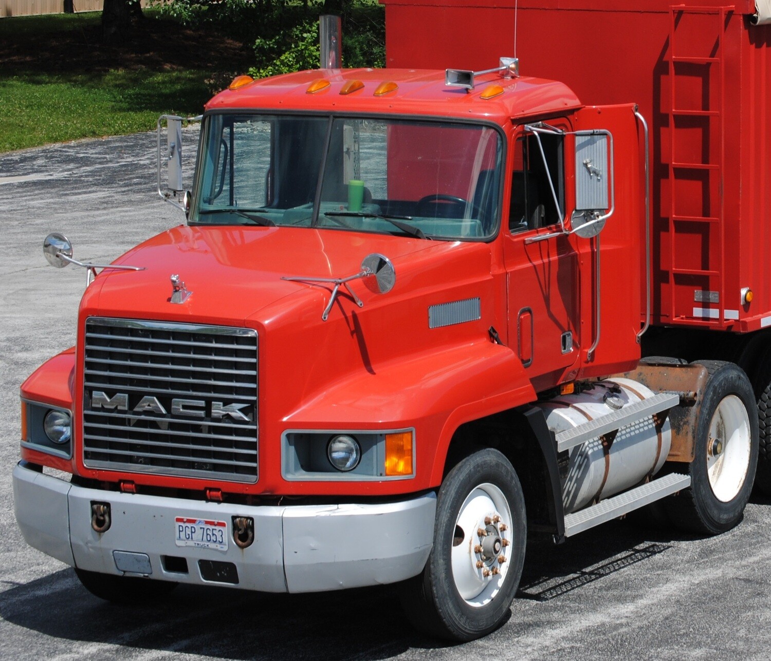 LIFTGATE DELIVERY for Items Over 150 Pounds LIFTGATE DELIVERY for Items Over 150 Pounds