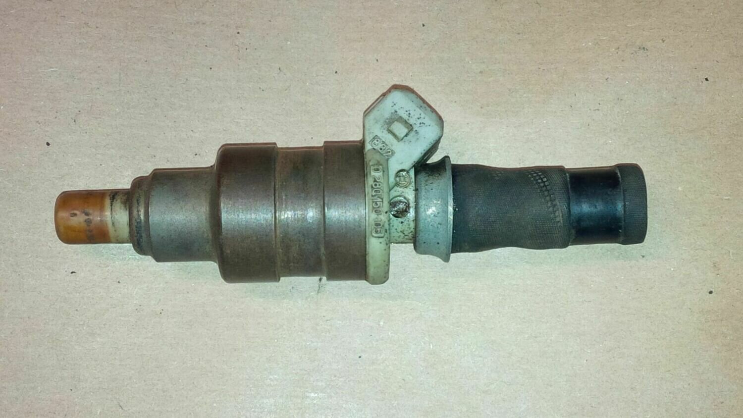FUEL INJECTOR Carlton Senator Monza Royale Manta Kadett 0928104 Bosch ...