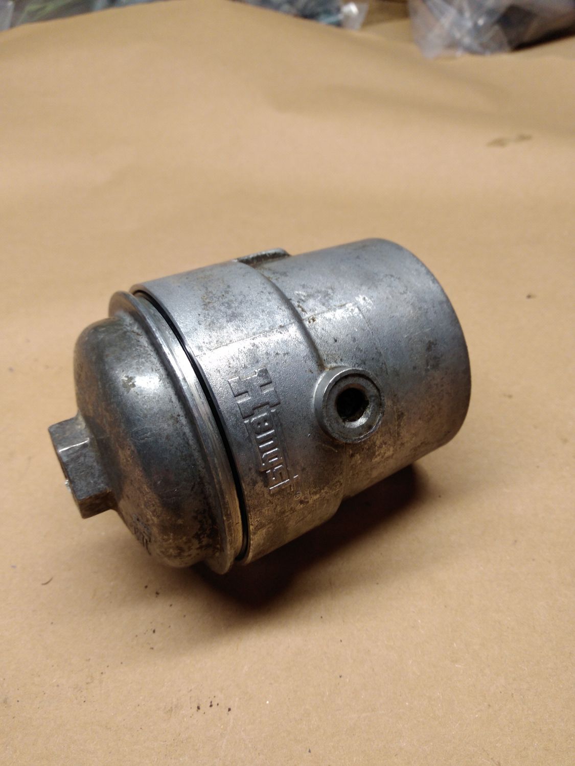 Oil filter housing Omega V6