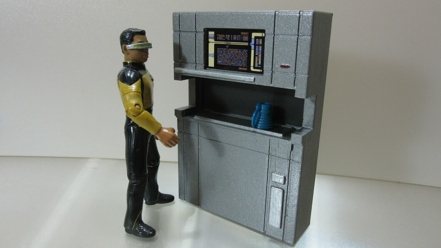 3d printed TNG engineering table for Playmates figures and replacement ...