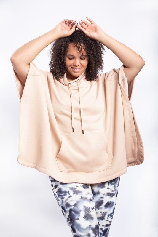 Curvy High Neck Cape OS